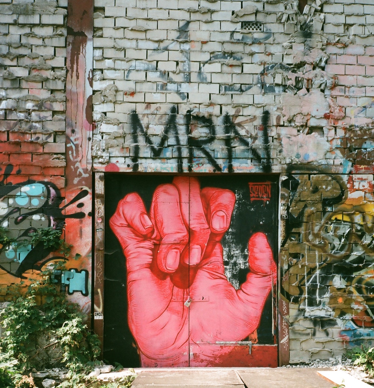 What is the best way to remove graffiti? | Graffiti removal is it ok to ...